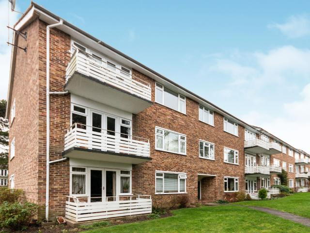 Apartment to rent in Lindfield Gardens, Guildford, GU1 | Leaders