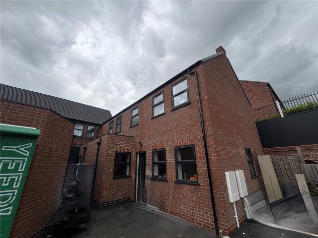 Apartment to rent in Little Hallam Hill, Ilkeston, Derbyshire, DE7 | Leaders