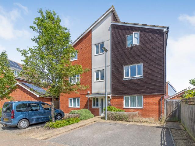Apartment to rent in Littlestone Gate, Broughton, Milton Keynes, Buckinghamshire, MK10 | Leaders