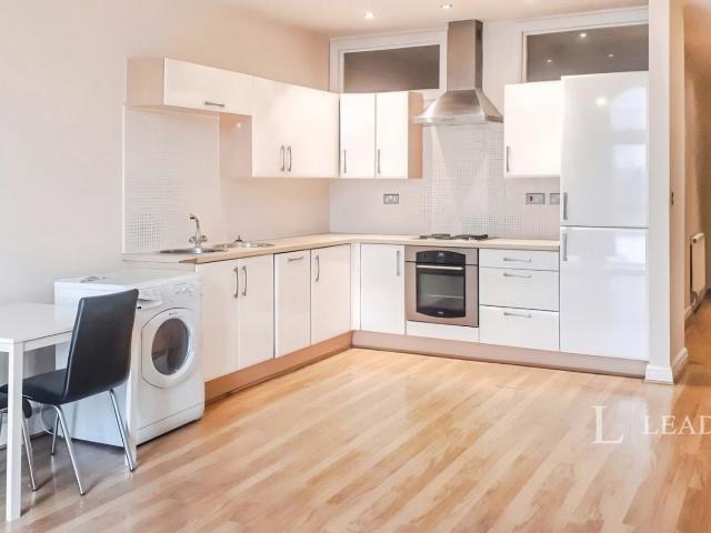 Apartment to rent in London Court, Liverpool, Merseyside, L3 | Leaders
