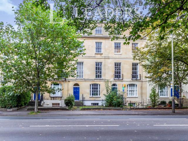 Apartment to rent in London Road, Cheltenham, GL52 | Leaders
