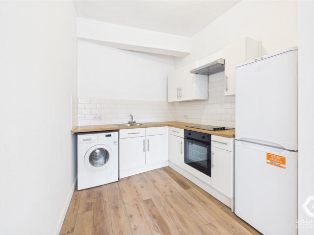 apartment to rent in London Road, East Grinstead
