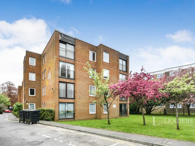 Apartment to rent in London Road, Patcham, Brighton, East Sussex, BN1 | Leaders