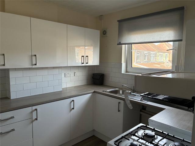 Apartment to rent in London Road, Portsmouth, Hampshire, PO2 | Leaders