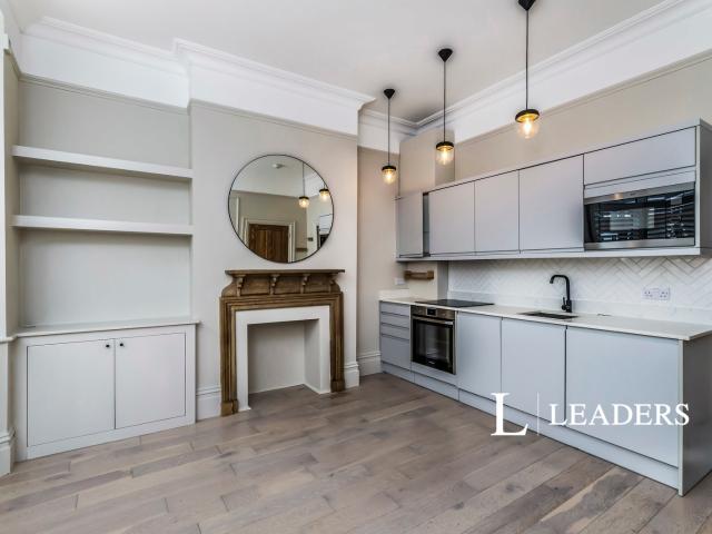 Apartment to rent in London Road, Sevenoaks, Kent, TN13 | Leaders