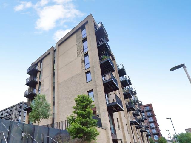 Apartment to rent in Lockside Lane, Salford, Greater Manchester, M5 | Leaders