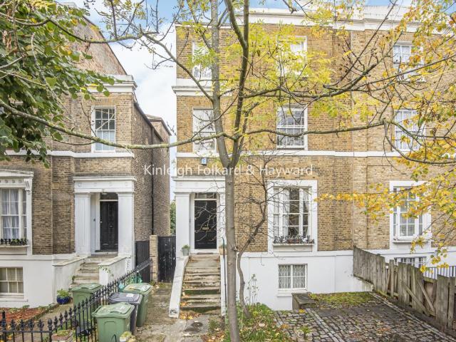 apartment to rent in Lorn Road, Stockwell, London, SW9