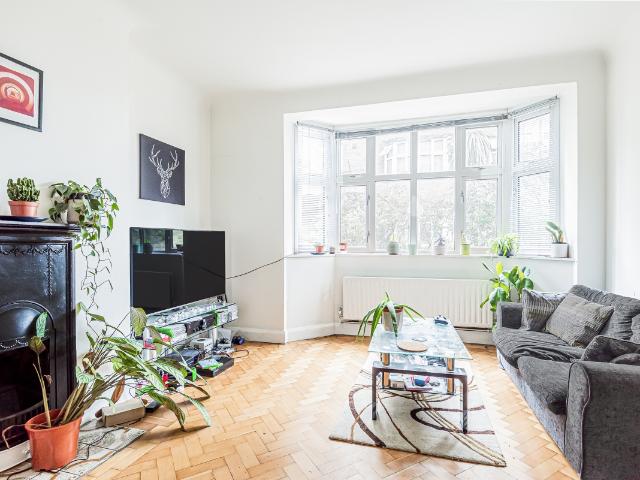 apartment to rent in Lower Road, Surrey Quays, London, SE16