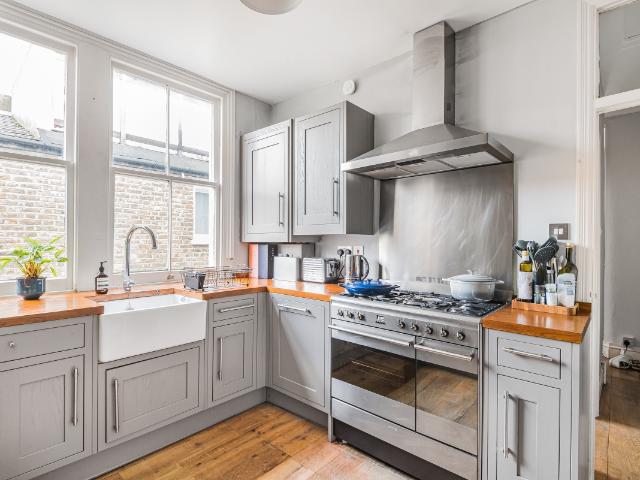 apartment to rent in Lynn Road, Balham, London, SW12