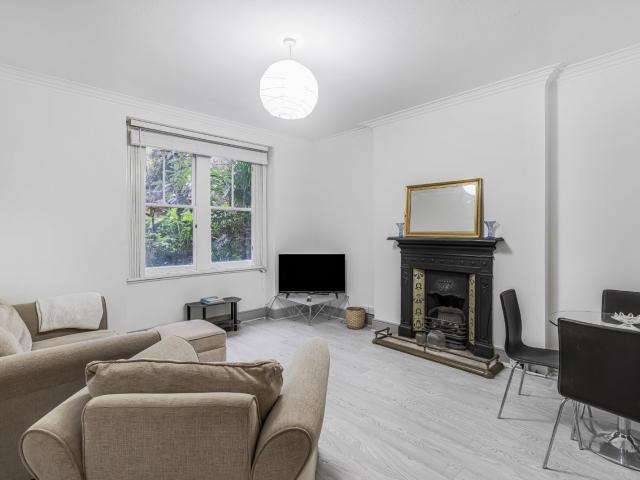 apartment to rent in Maida Avenue, Bayswater, London, W2