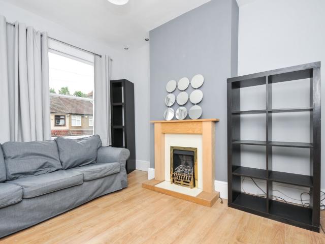 Apartment to rent in Malyons Road, London, SE13 | Leaders