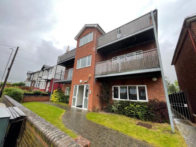 Apartment to rent in Marsh Road, Luton, LU3 | Leaders
