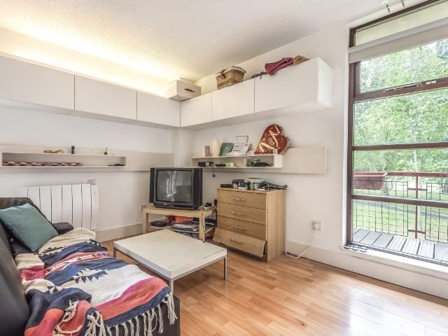 apartment to rent in Mayflower Street, Surrey Quays, London, SE16