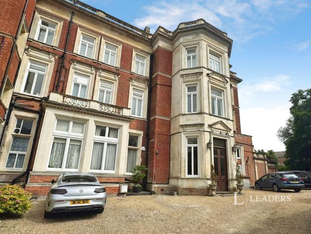 Apartment to rent in Meads Road, Eastbourne, BN20 | Leaders