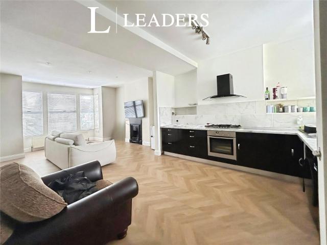 Apartment to rent in Meteor Road, Westcliff on Sea, SS0 | Leaders