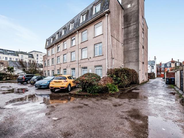 Apartment to rent in Milton Court, Milton Road, Worthing, BN11 | Leaders
