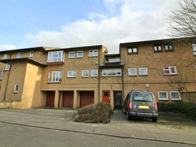 Apartment to rent in Milburn Avenue, Oldbrook, Milton Keynes, Buckinghamshire, MK6 | Leaders