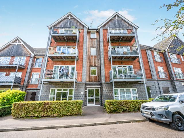 Apartment to rent in Millward Drive, Bletchley, Milton Keynes, Buckinghamshire, MK2 | Leaders
