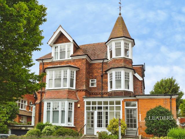 Apartment to rent in Milnthorpe Road, Eastbourne, East Sussex, BN20 | Leaders