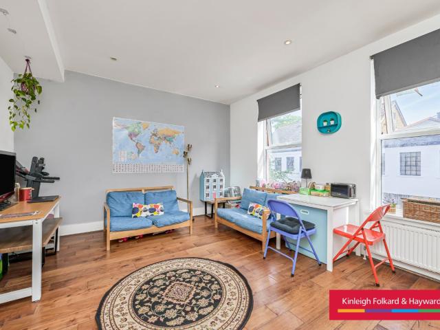 apartment to rent in Morrish Road, London, SW2