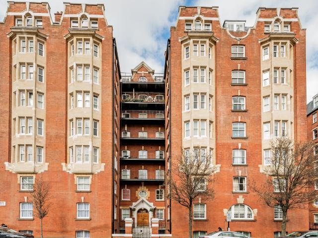 apartment to rent in Moscow Road, Bayswater, London, W2