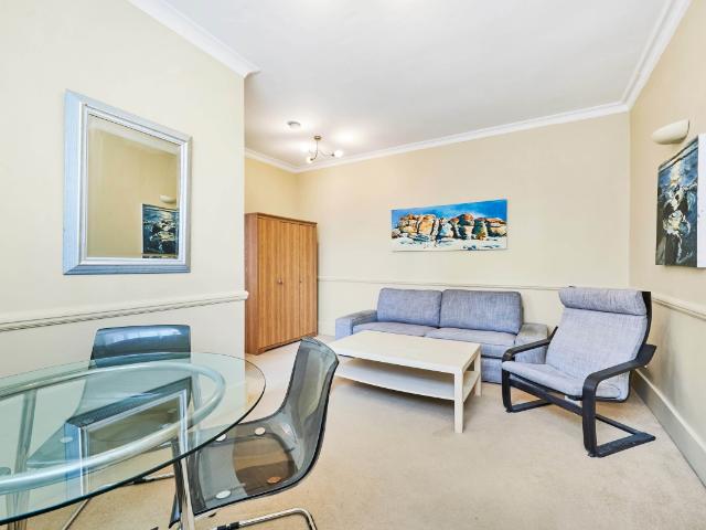 apartment to rent in Munster Road, London, SW6