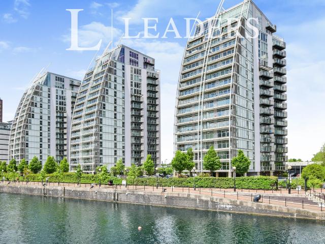 Apartment to rent in N V Building, 96 The Quays, Salford, M50 | Leaders