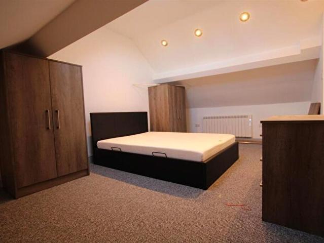 Apartment To Rent In Narborough Road, Leicester, LE3