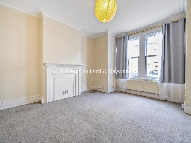 apartment to rent in Netherfield Road, London, SW17