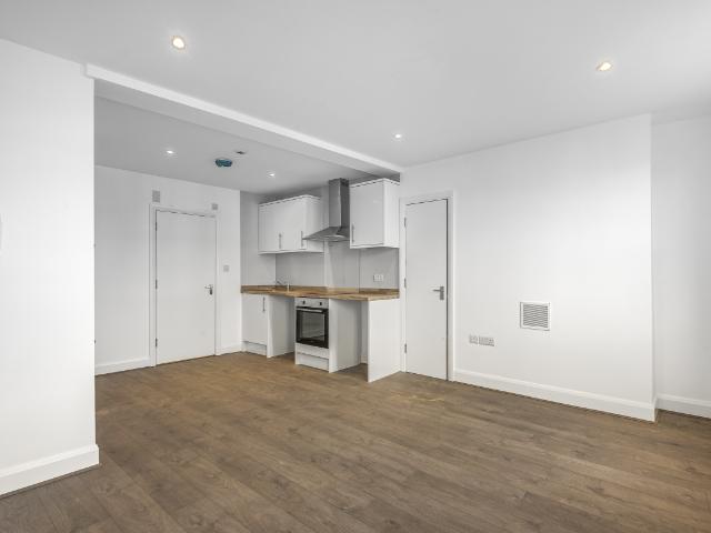 apartment to rent in New Cross Road, London, SE14