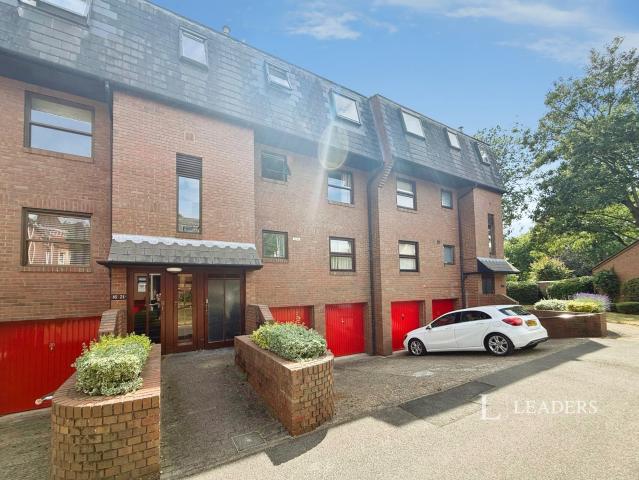 Apartment to rent in New Hunting Court, Thorpe Road, Peterborough, PE3 | Leaders
