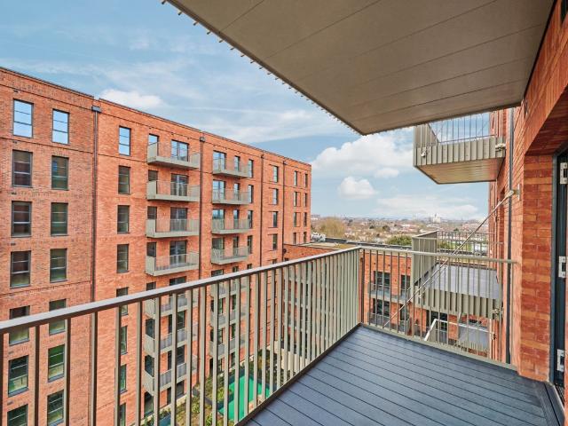apartment to rent in New Road, Dagenham, London, RM9
