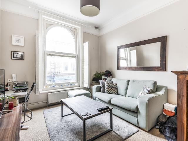apartment to rent in Northcote Road, Battersea, London, SW11