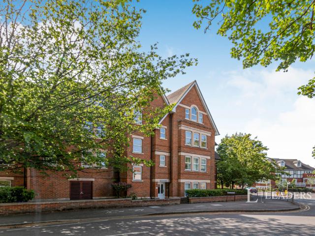 Apartment to rent in Ockenden, Constitution Hill, Woking, GU22 | Leaders