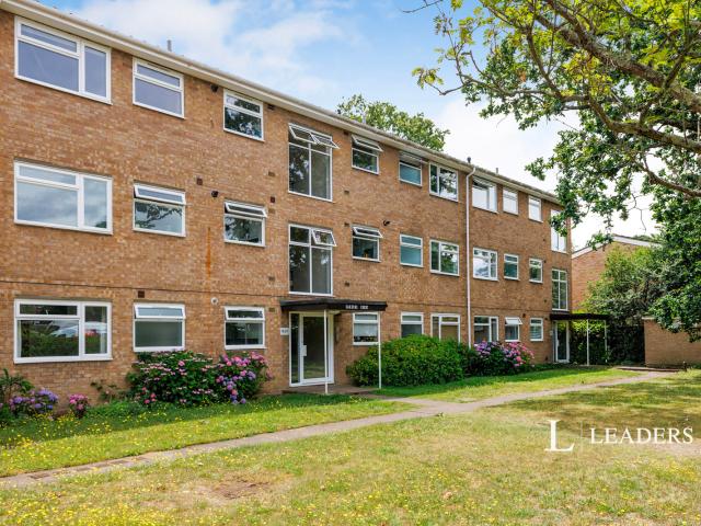Apartment to rent in Oakdene Court, Walton on Thames, KT12 | Leaders