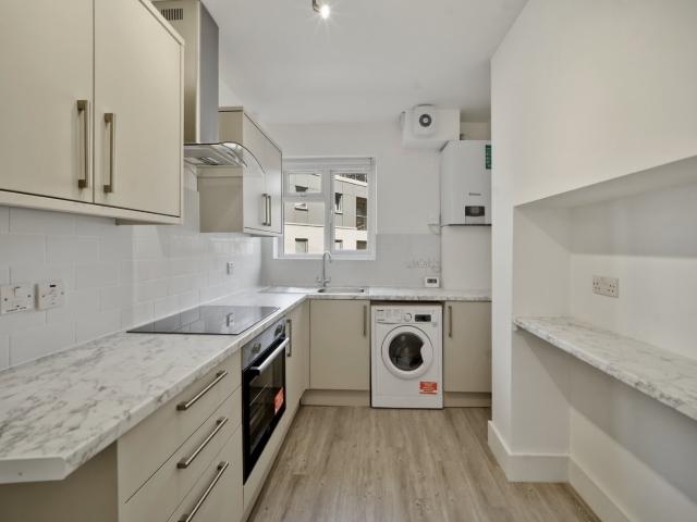 apartment to rent in Odeon Parade, Allendale Road, Greenford, UB6
