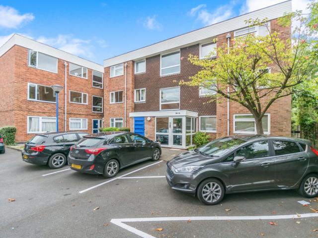 Apartment to rent in Old Warwick Court, Solihull, B92 | Leaders