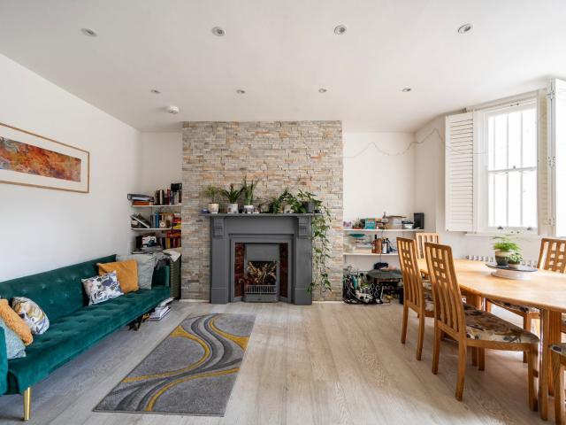 apartment to rent in Oxford Road, London, NW6