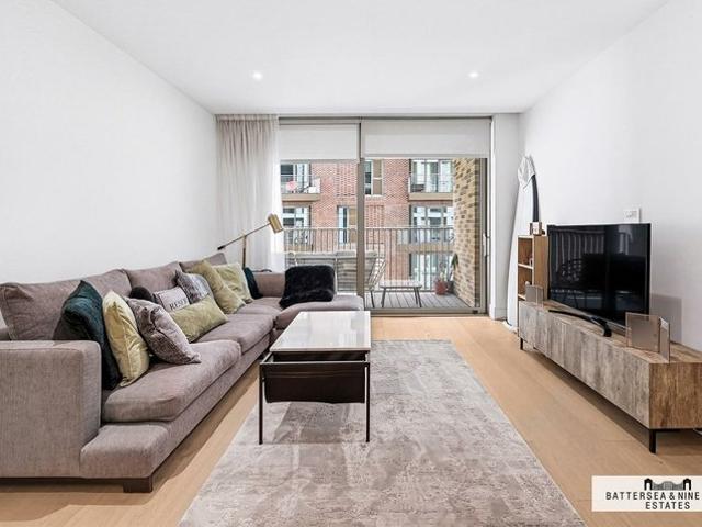 Apartment to rent in Palmer Road, London, SW11