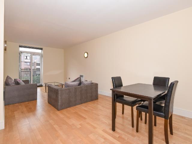 apartment to rent in Peckham Grove, London, SE15