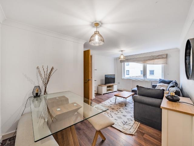 apartment to rent in Peckham Road, London, SE15