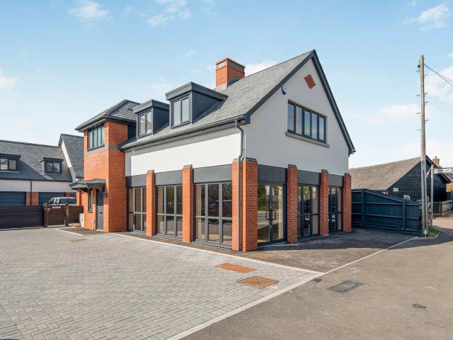 Apartment to rent in Pilsworth Court, Offley, Hitchin, Central Bedfordshire, SG5 | Leaders