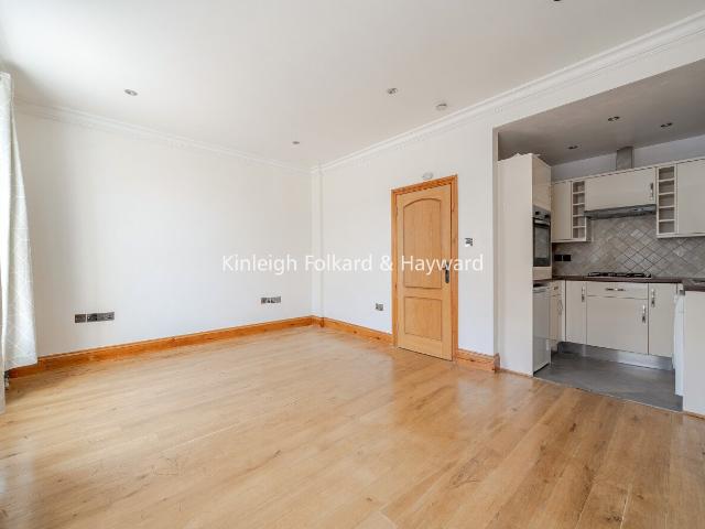 apartment to rent in Portland Road, London, SE25