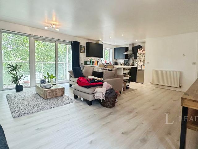 Apartment to rent in Primrose Close, Luton, Bedfordshire, LU3 | Leaders