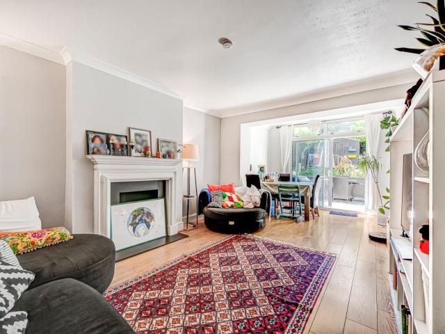 apartment to rent in Priory Road, South Hampstead, London, NW6