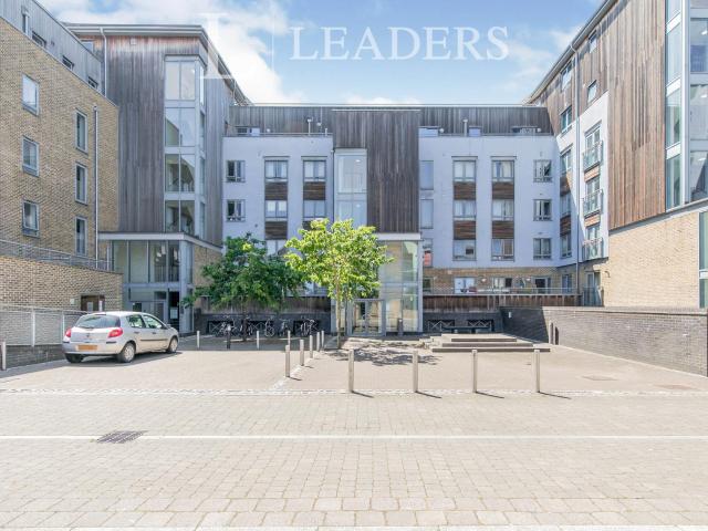 Apartment to rent in Quayside Drive, Colchester, CO2 | Leaders