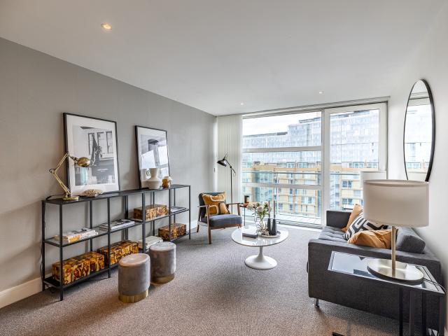 apartment to rent in Queenstown Road, Battersea, London, SW11