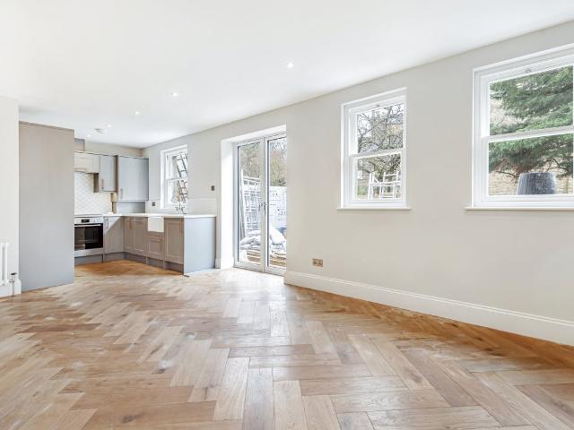 apartment to rent in Queens Road, Wimbledon, London, SW19