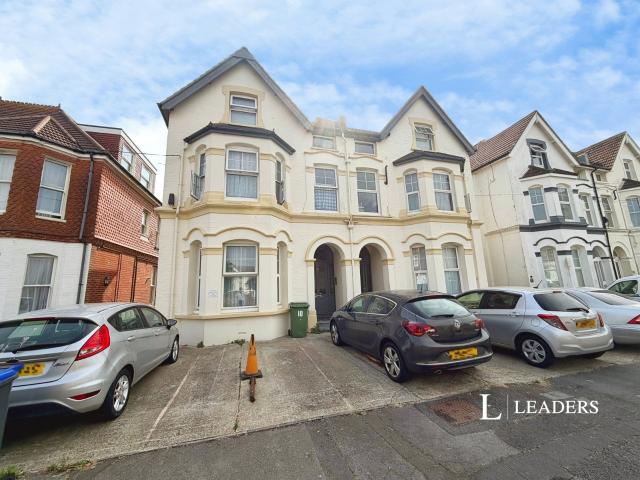 Apartment to rent in Queens Road, Worthing, West Sussex, BN11 | Leaders