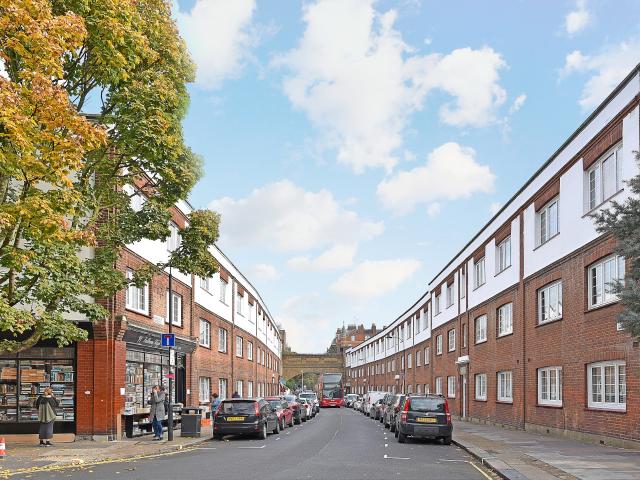 apartment to rent in Ranelagh Garden Mansions, Ranelagh Gardens, Hammersmith and Fulham, London, SW6